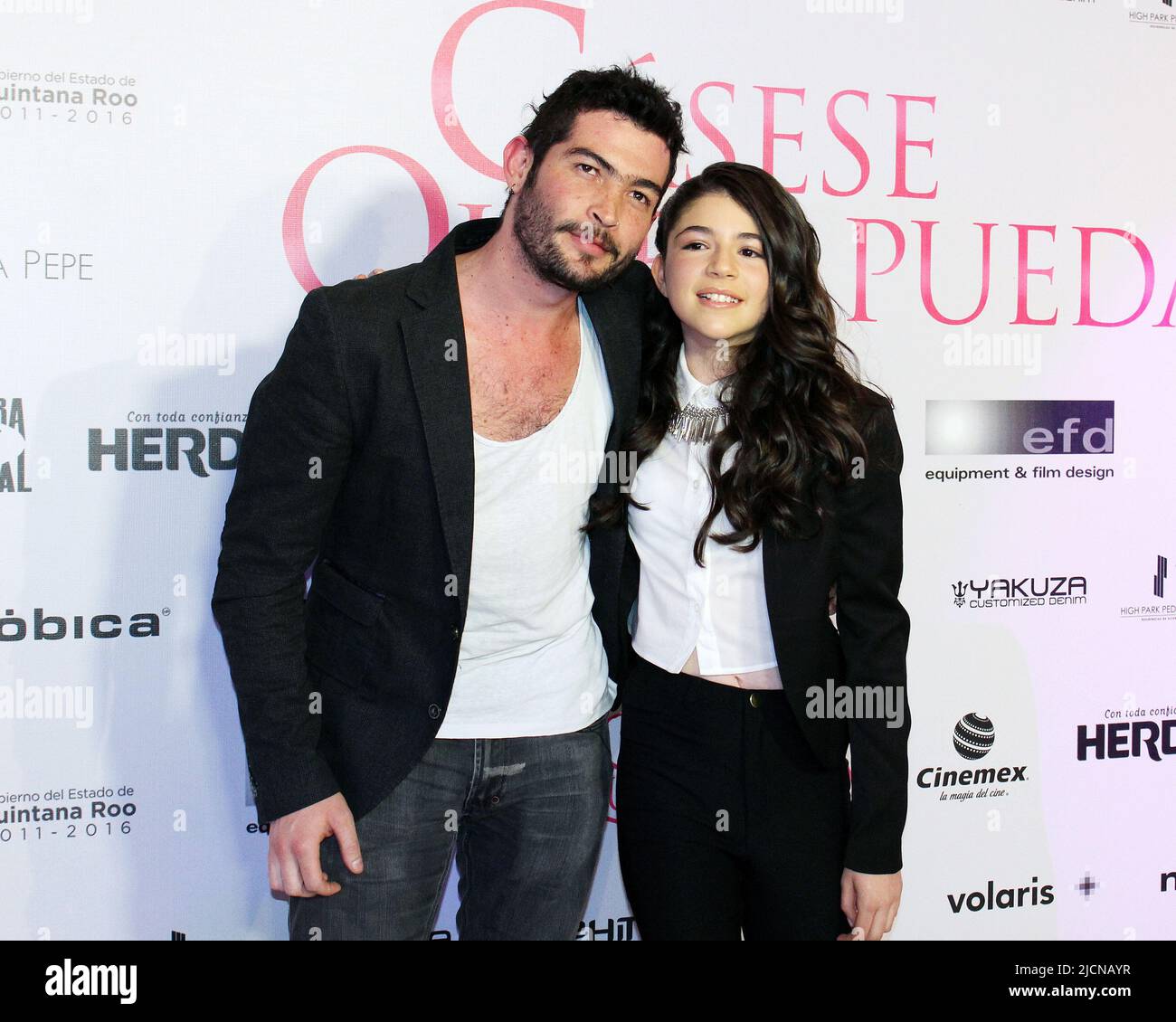 Mexico D.F., 12/02/2014, Alfombra de la pelicula Casese Quien Pueda en ...