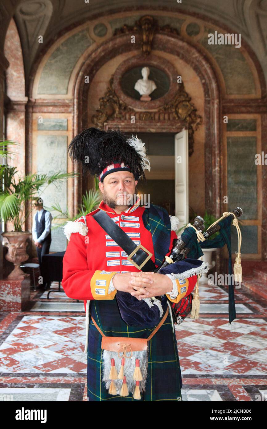 A piper of the 92nd (Gordon Highlanders) Regiment of Foot at the ...