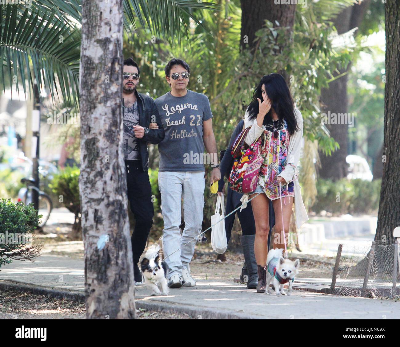Mexico D.F., 18/02/2014, Paparazzi, El actor Eugenio Derbez, Aislinn ...