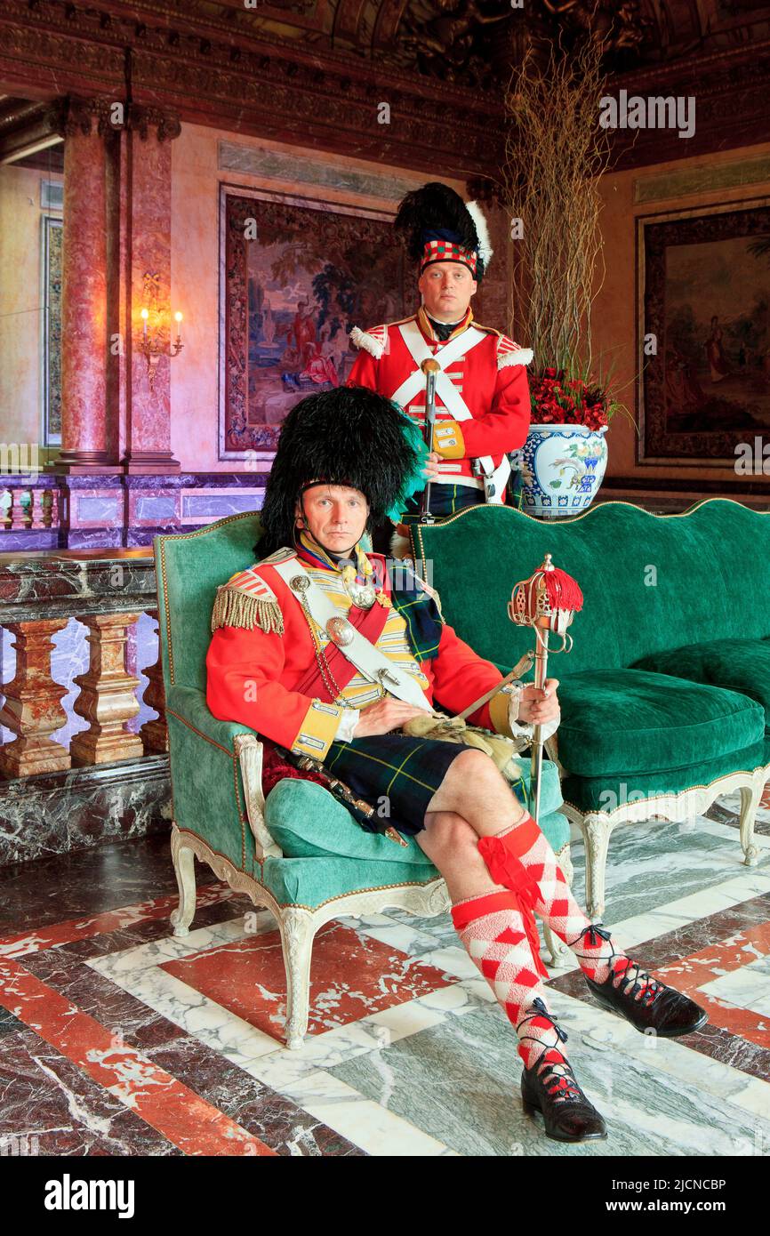 An officer and a soldier of the 92nd (Gordon Highlanders) Regiment of ...