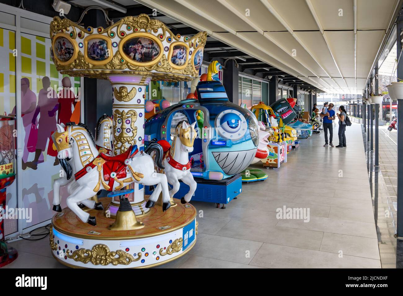 Kids rides hi-res stock photography and images - Alamy