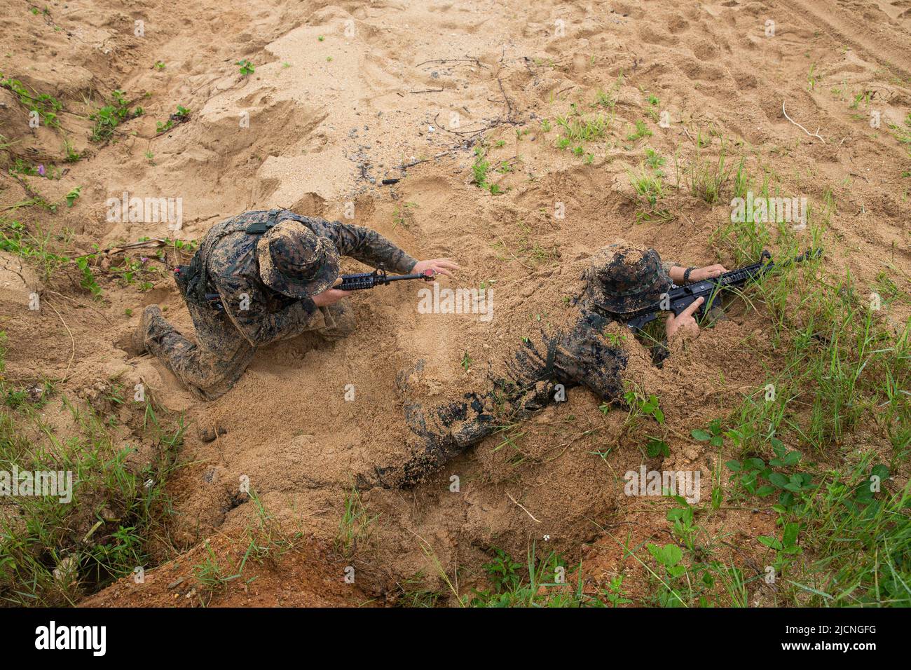 U.S. Marines with Battalion Landing Team (BLT) 2/5, 31st Marine ...