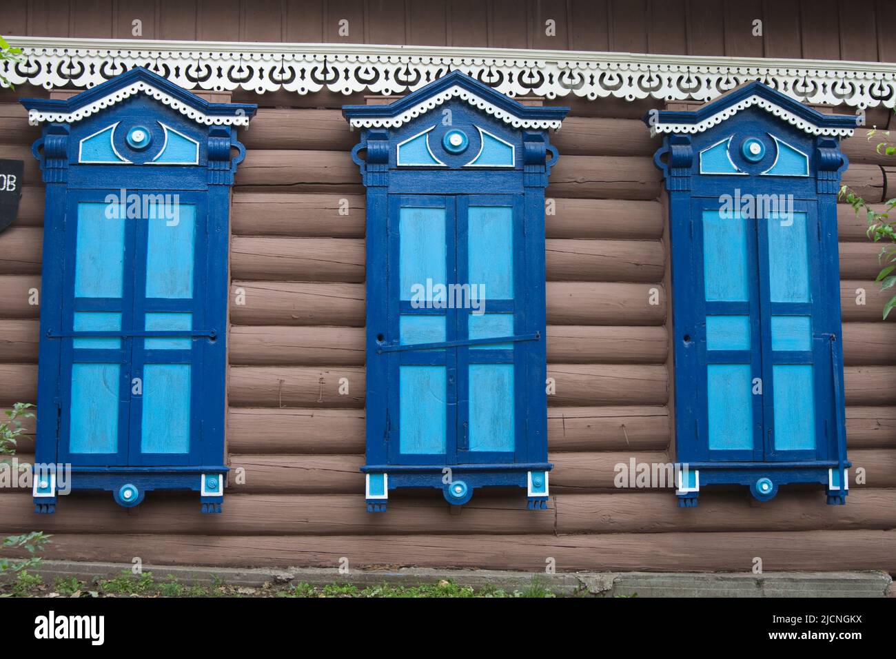 Traditional wooden house in Irkutsk, Russia Stock Photo - Alamy