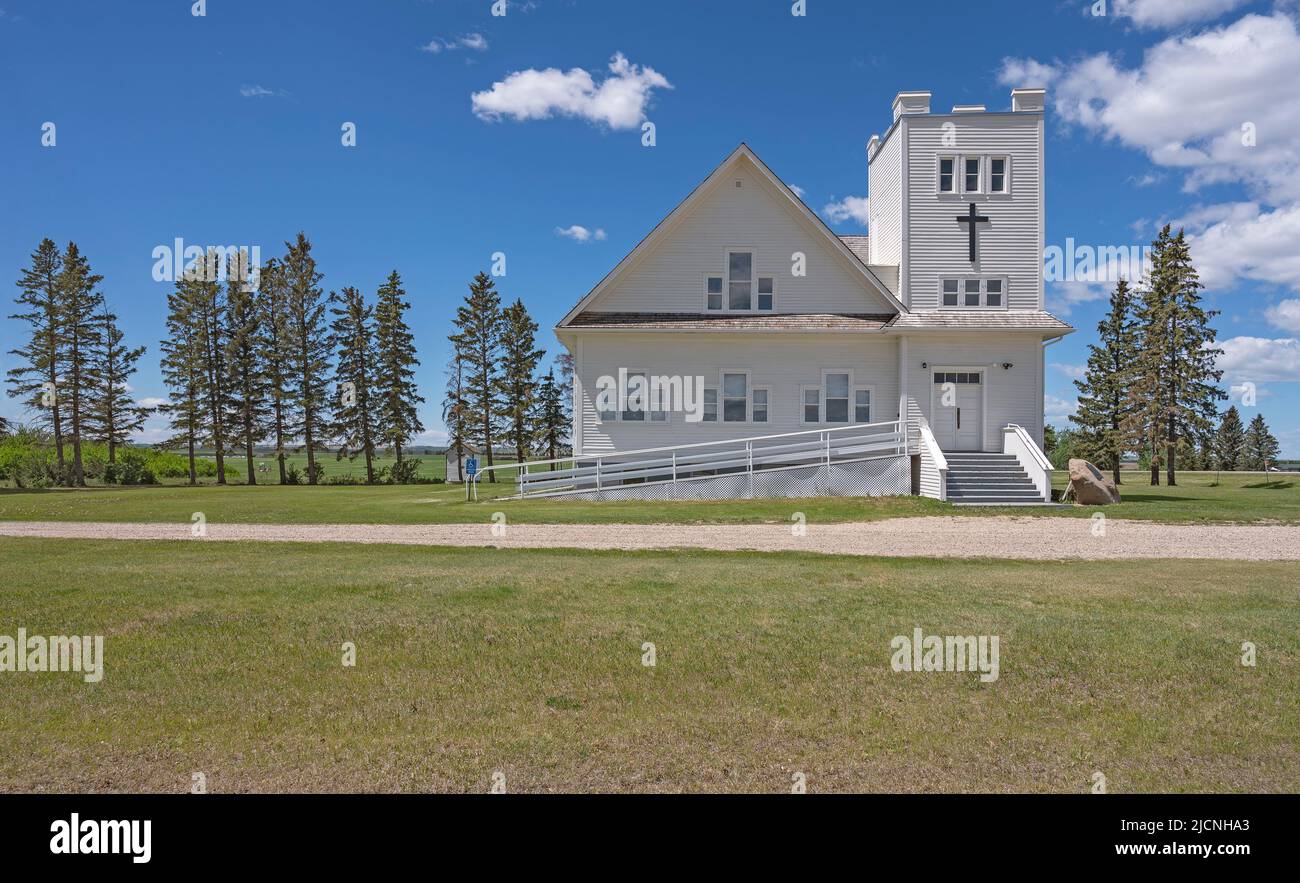United Church in the countryside near Irricana, Alberta Stock Photo - Alamy