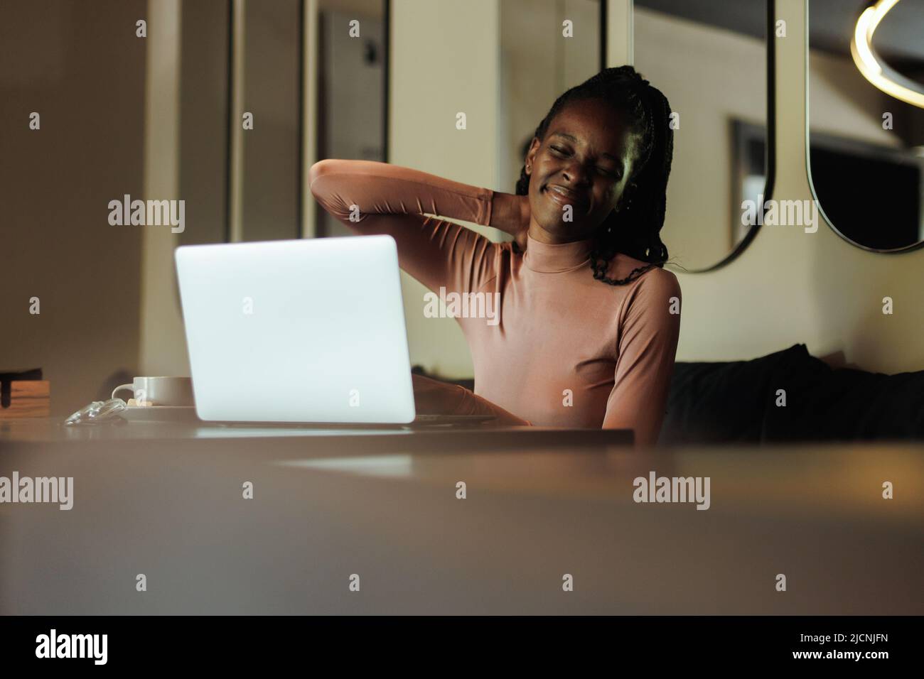 Wrong sitting posture hi-res stock photography and images - Alamy