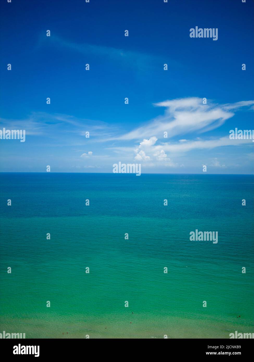 Aerial video ocean hi-res stock photography and images - Alamy