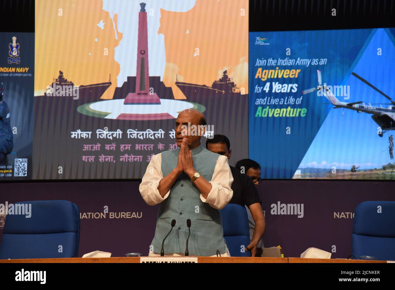 Minister for defence procurement hi-res stock photography and images ...