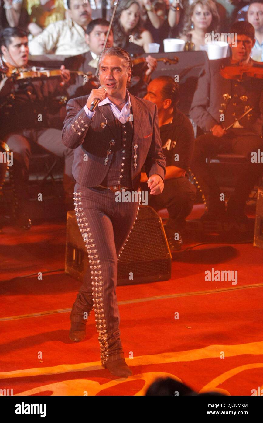 Alejandro Fernandez en concierto en concierto en el palenque de la ... Alejandro Fernandez en concierto en concierto en el palenque de la ...