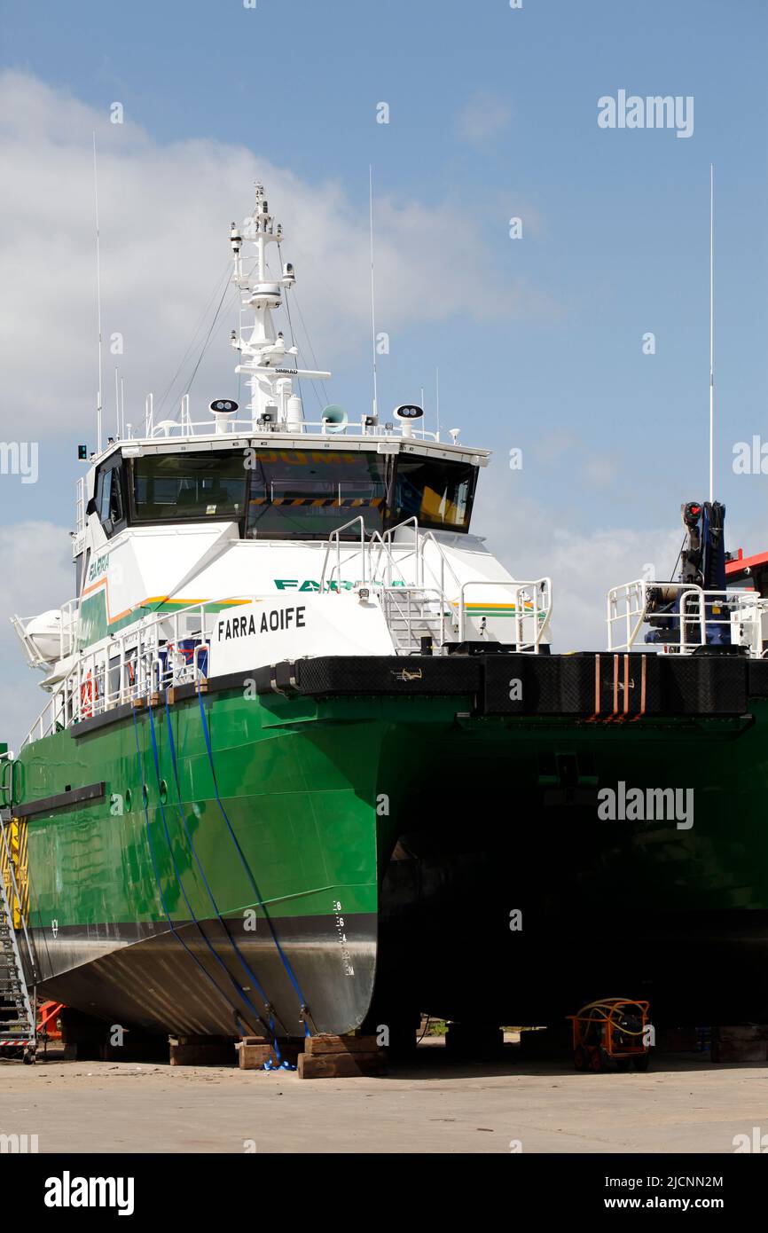 Wind farm boats out of the water for maintenace Stock Photo - Alamy