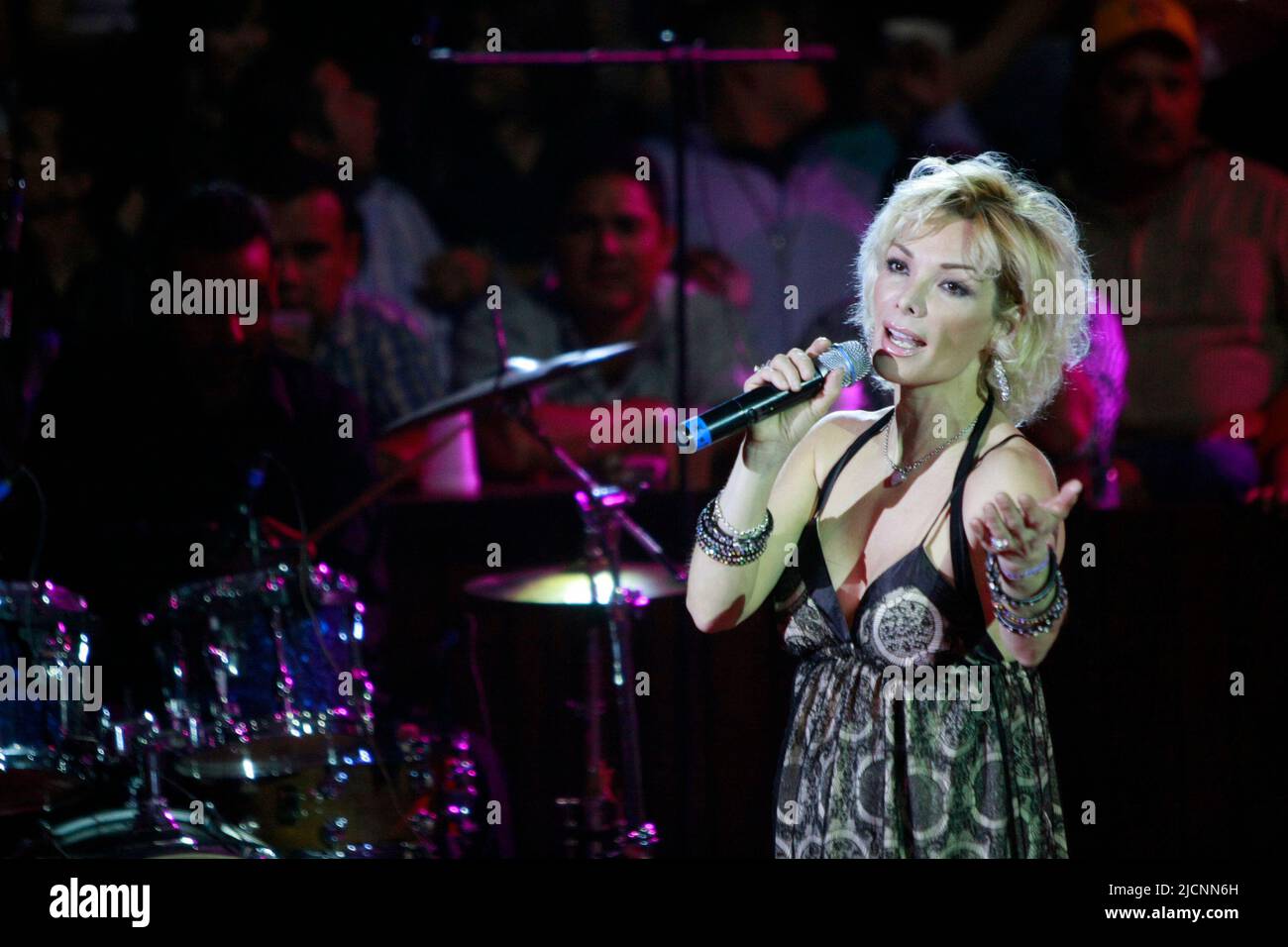 Concierto de Marisela en el palenque de la Expogan Stock Photo - Alamy