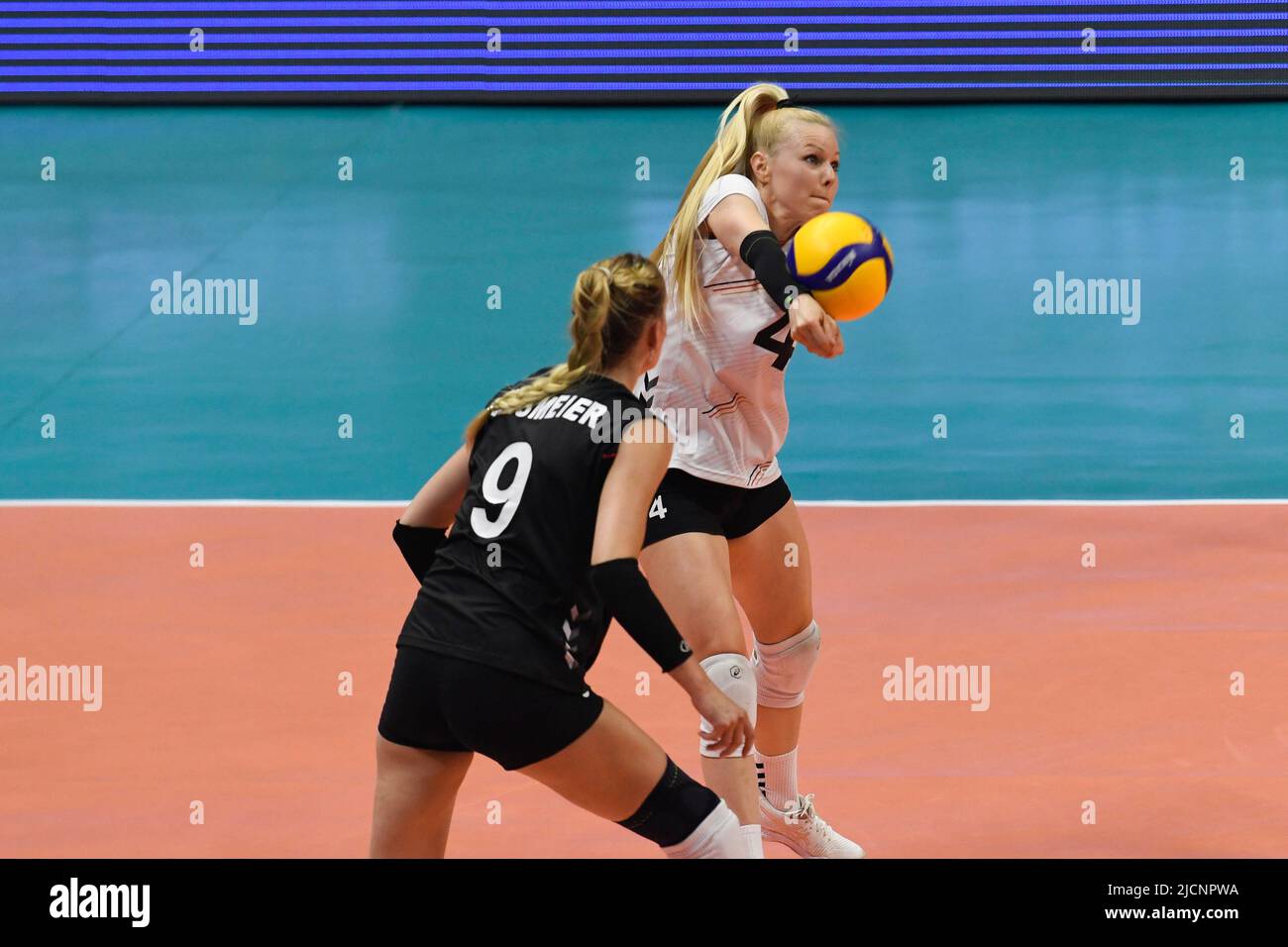 Brasilia, Brazil. 14th June, 2022. DF - Brasilia - 06/14/2022 - FEMALE ...