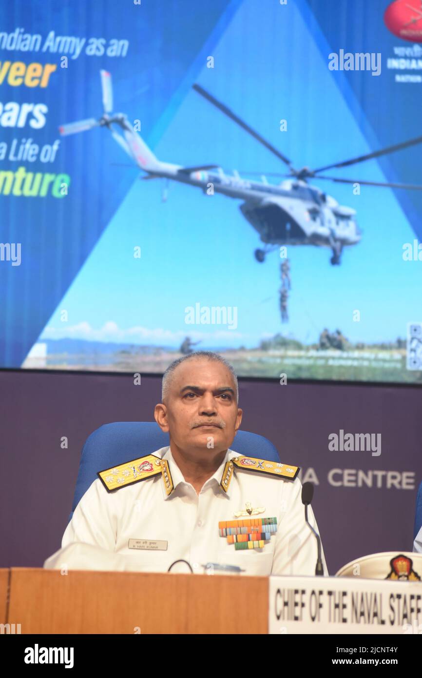 Minister for defence procurement hi-res stock photography and images ...