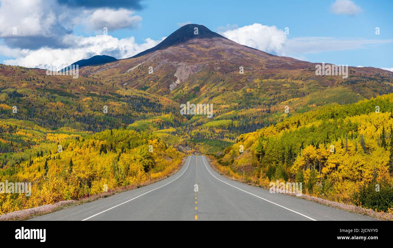 Road trip views near the Alaska & Yukon Territory border during fall ...