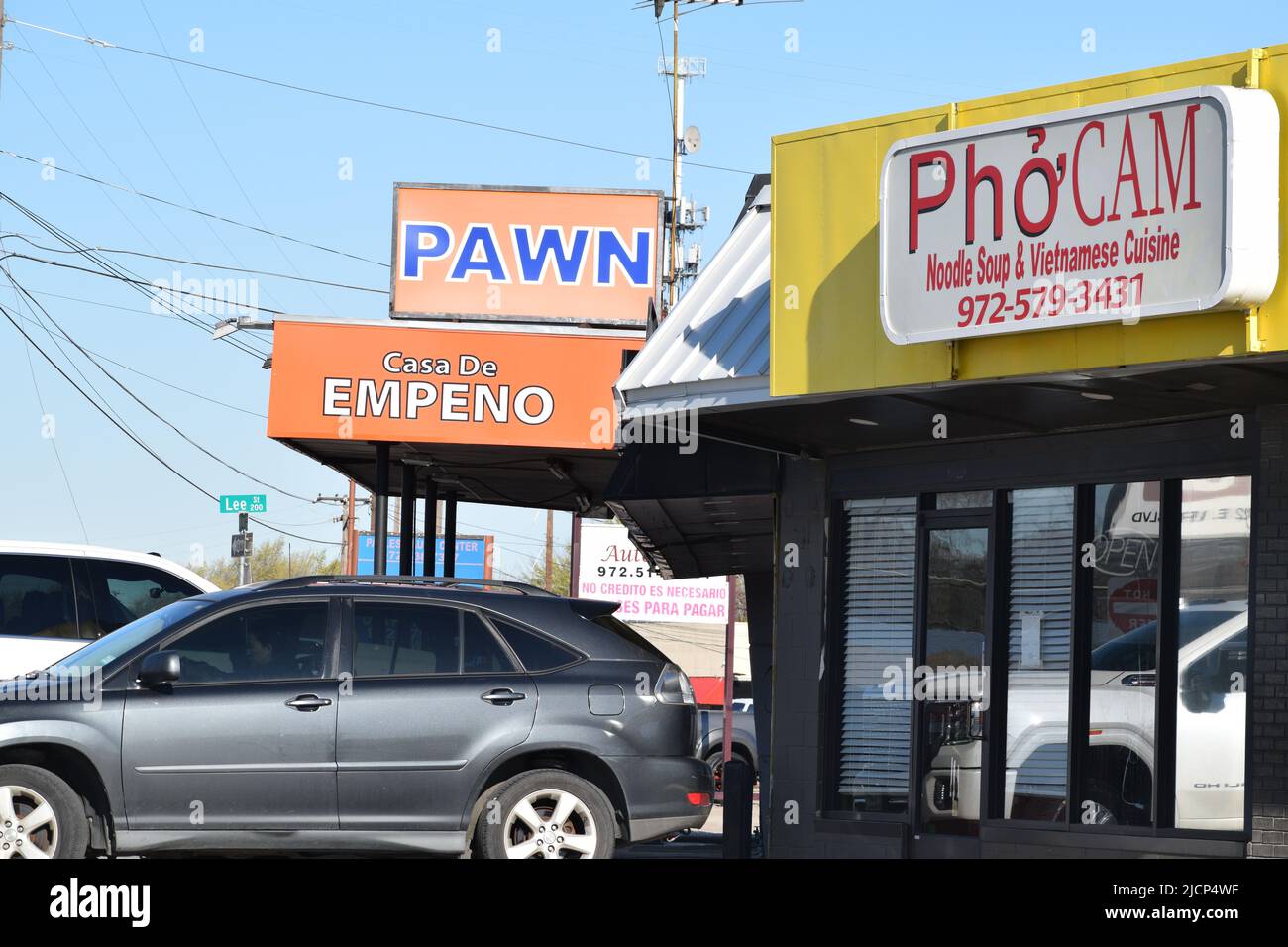 Vietnamese signs hi-res stock photography and images - Alamy