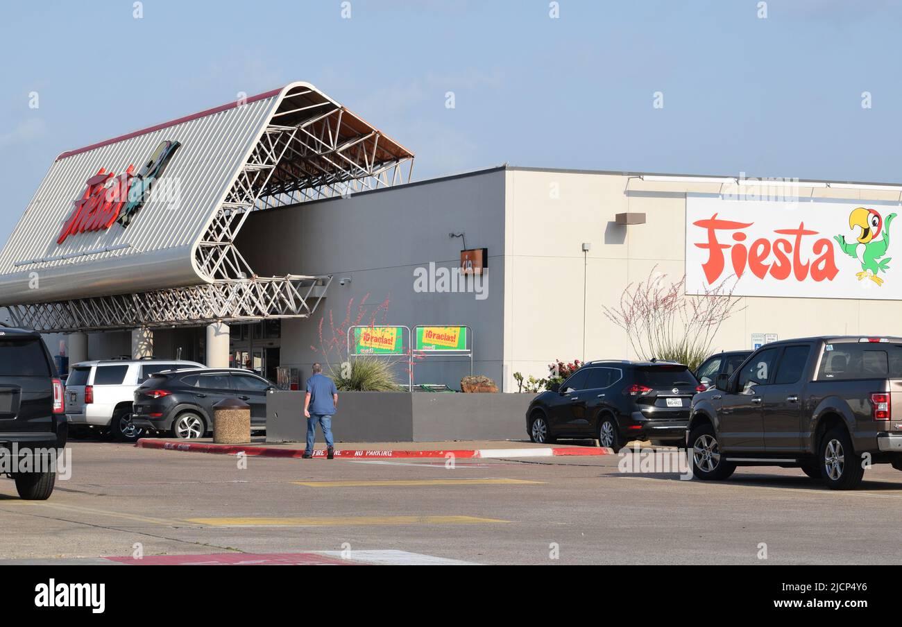 Fiesta grocery store hi-res stock photography and images - Alamy