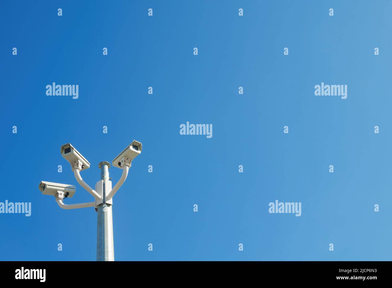 Pole mounted cctv cameras hi-res stock photography and images - Alamy