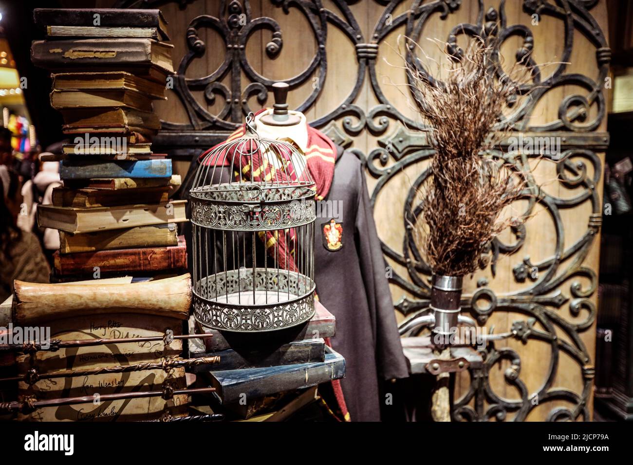 Wizard World Souvenirs and Gifts Shop in the Universal Studios Japan ...