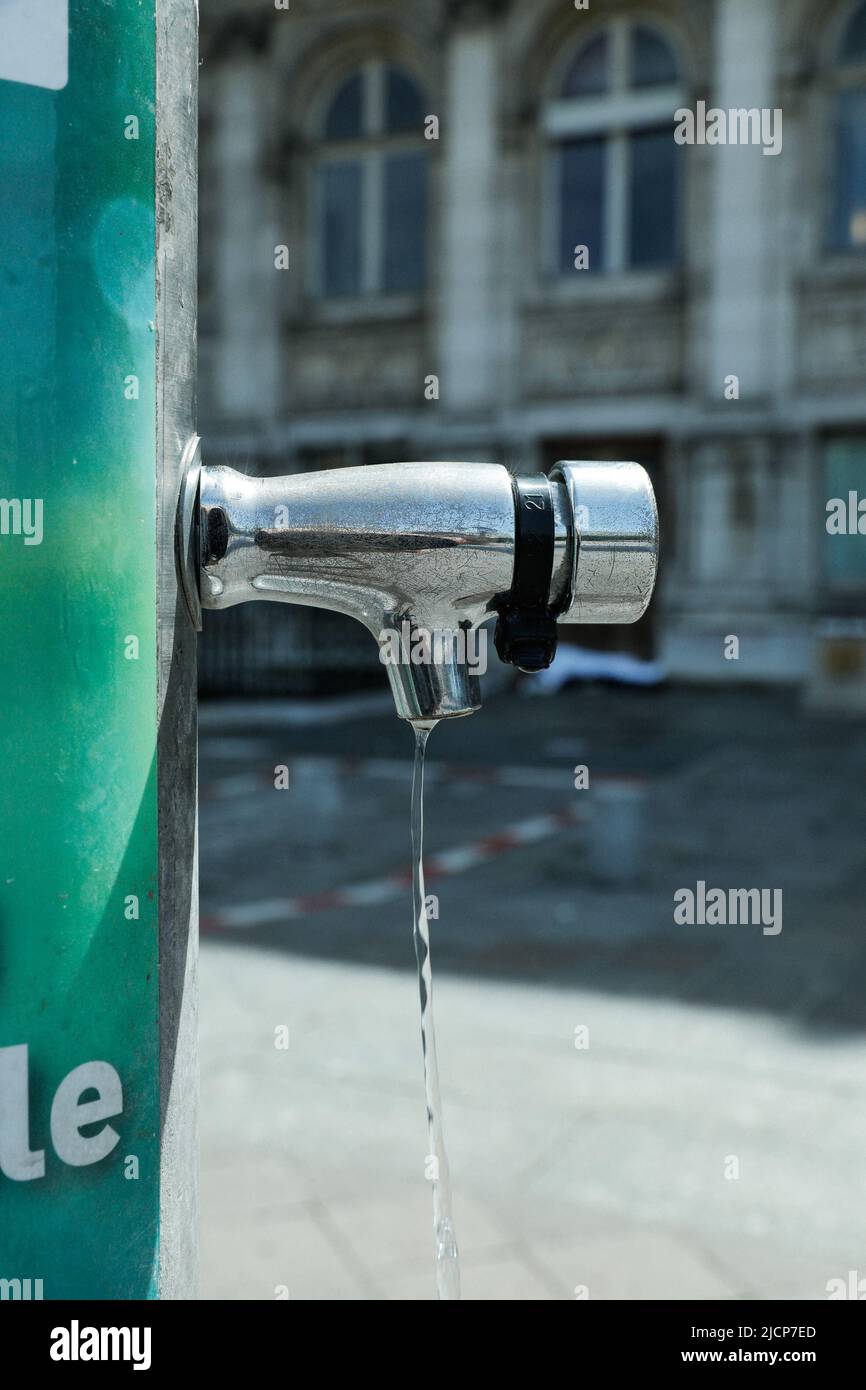 Illustration of Paris City Hall fountain. This Wednesday, June 15 will ...