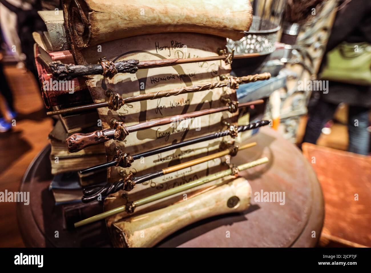 Wizard World Souvenirs and Gifts Shop in the Universal Studios Japan ...