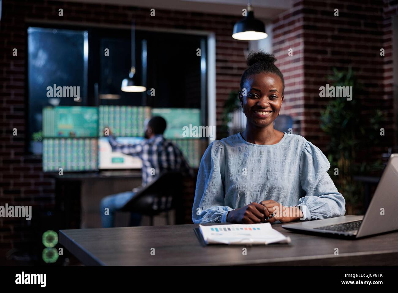 Hedge fund desk hi-res stock photography and images - Alamy