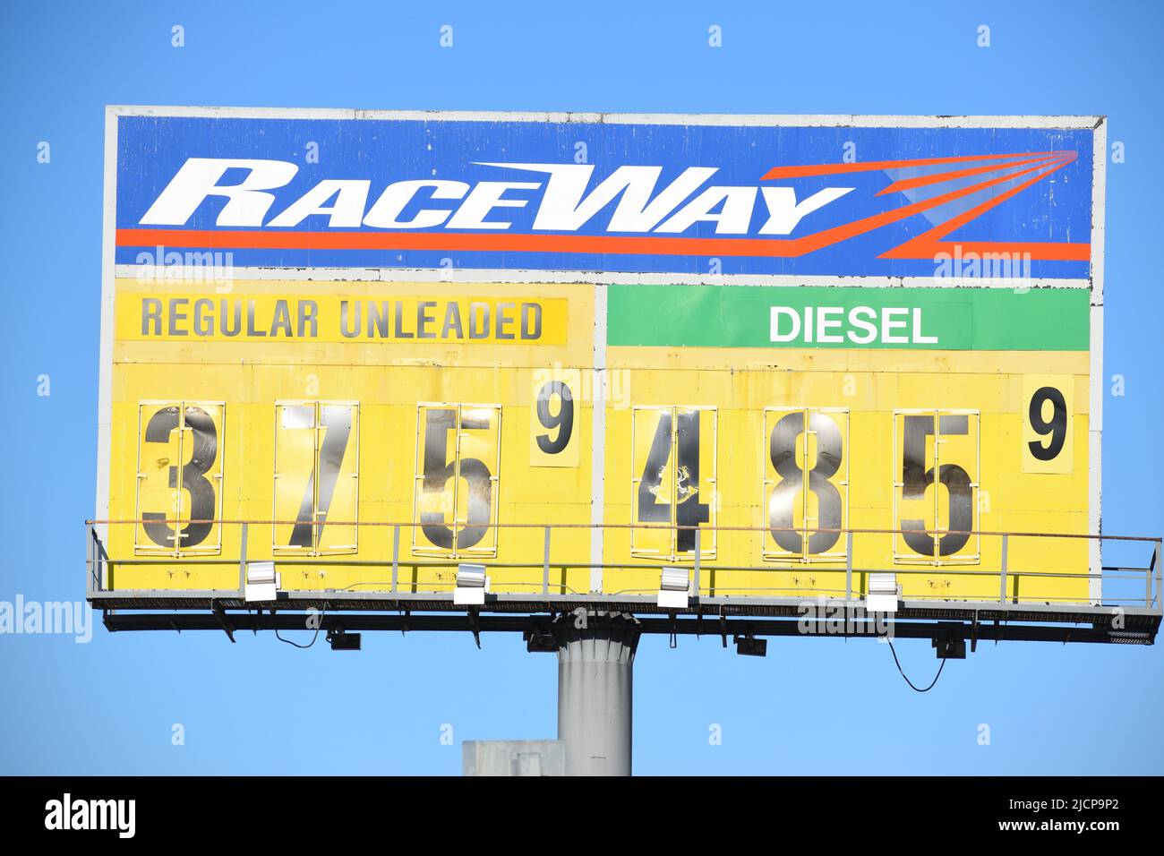 Large gas station sign hi-res stock photography and images - Alamy
