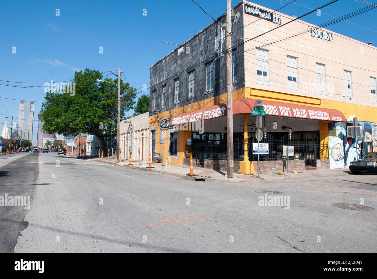 Deep Ellum Area of Dallas, Texas: Mama Mia's Italian Restaurant at the ...
