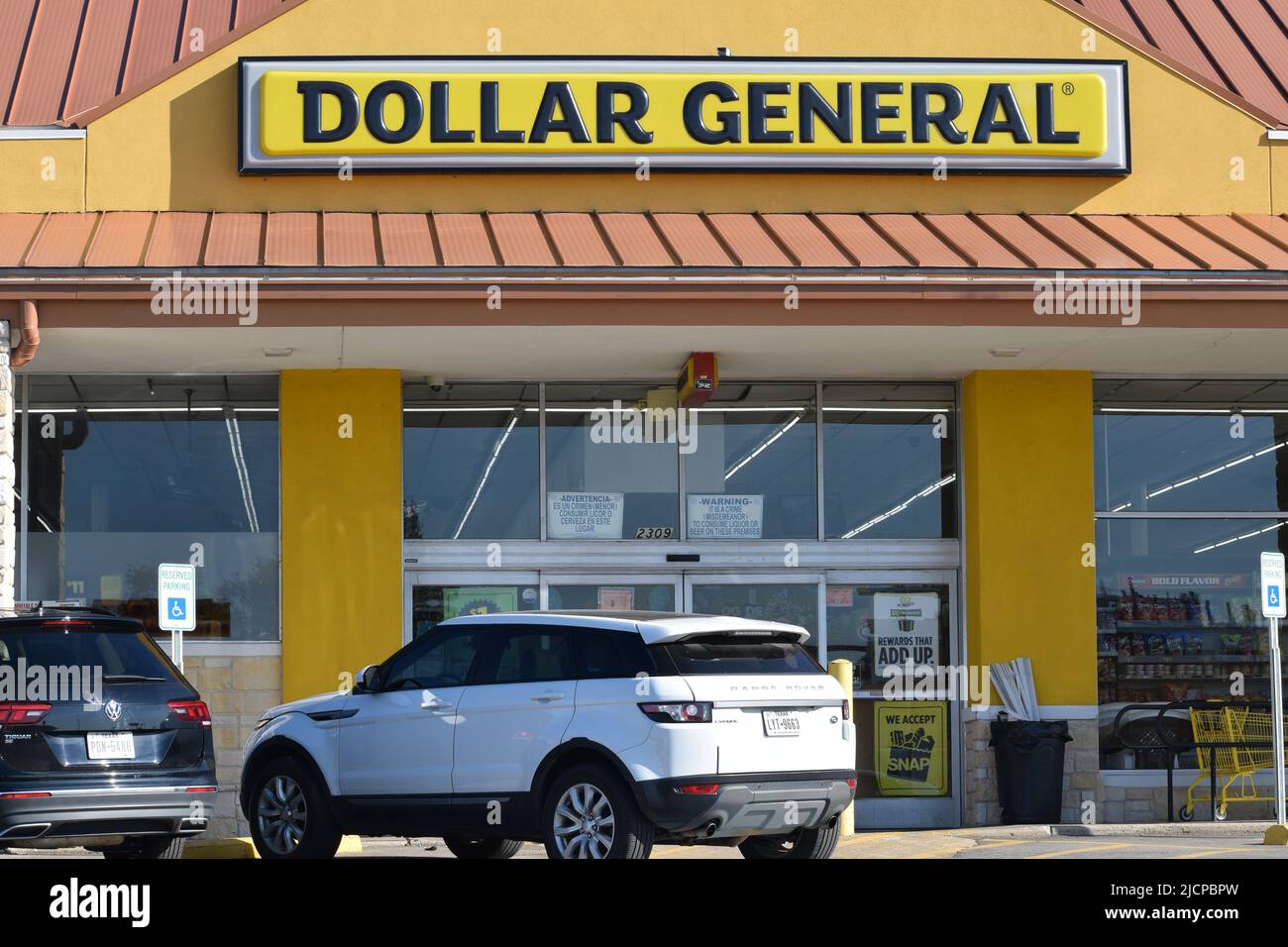 Dollar general store hi-res stock photography and images - Alamy