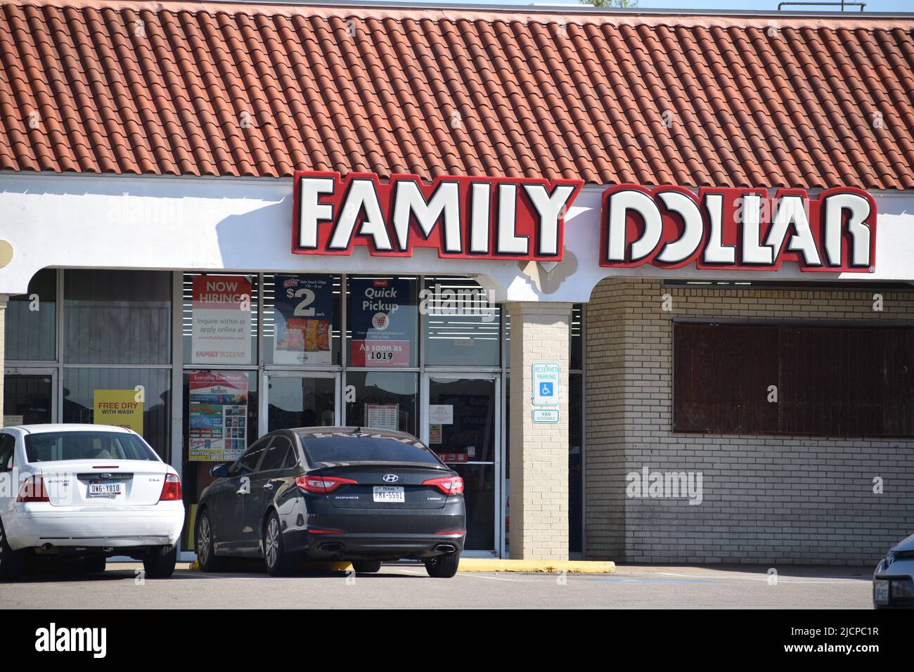 Cars parked in front of a Family Dollar store in Irving, Texas Stock ...