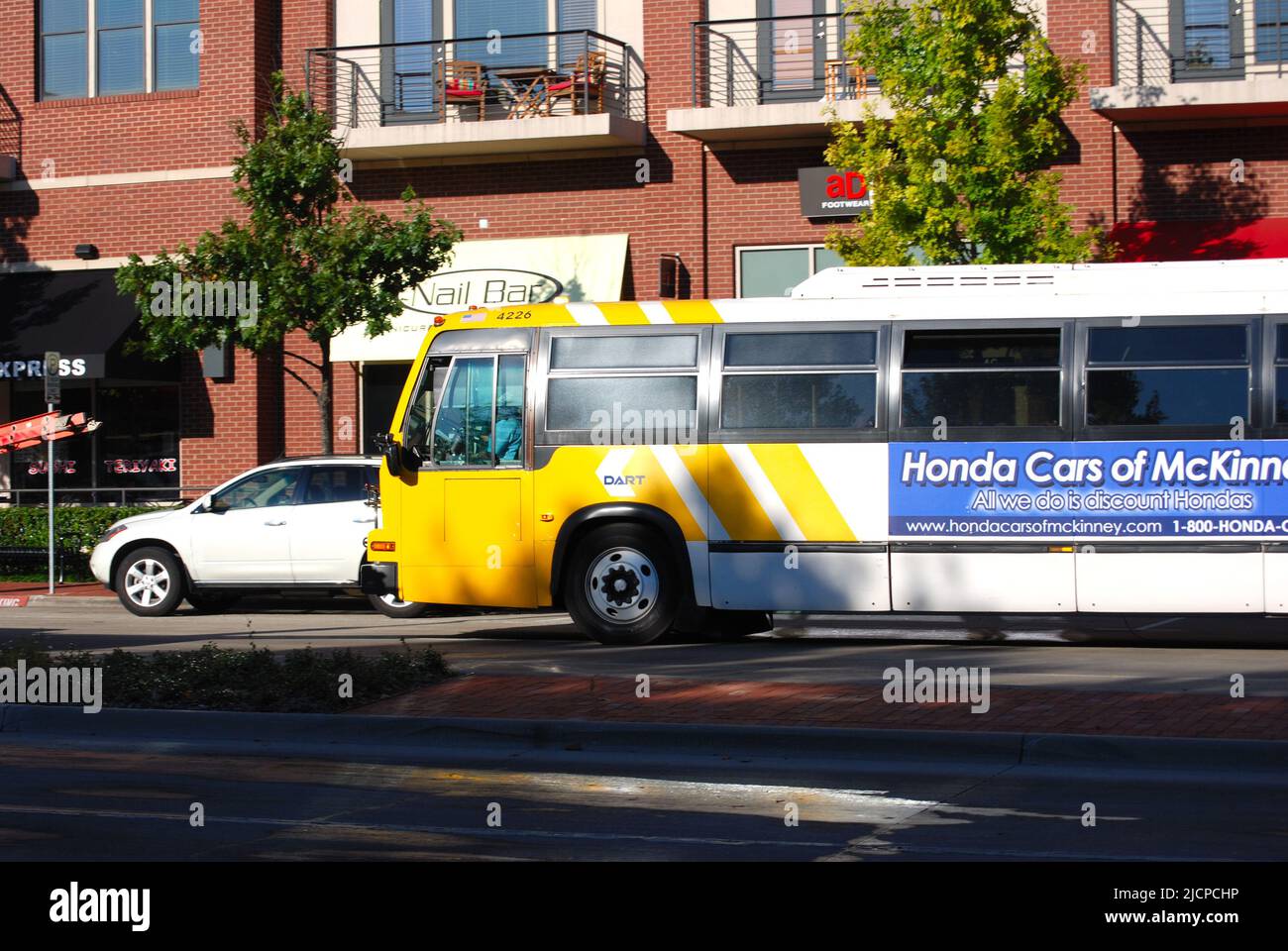 Bus facing left hi-res stock photography and images - Alamy