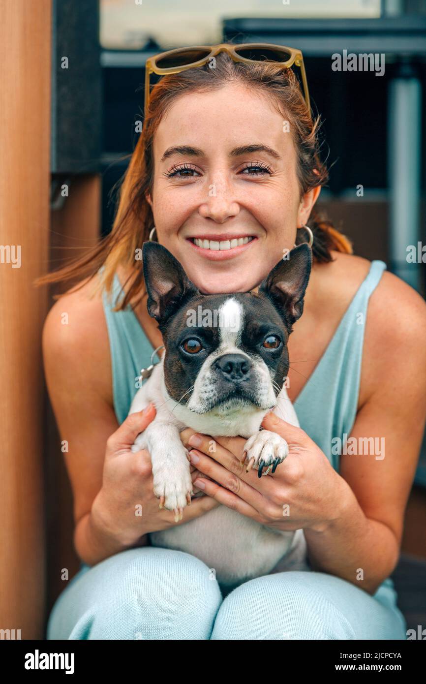 Hugging dog hi-res stock photography and images - Alamy