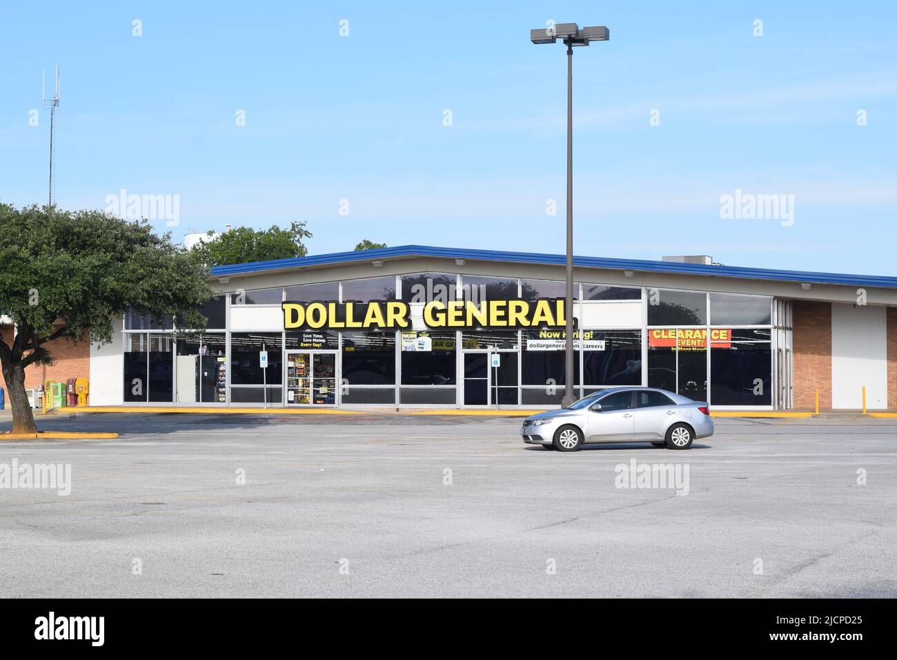 Dollar general store hi-res stock photography and images - Alamy