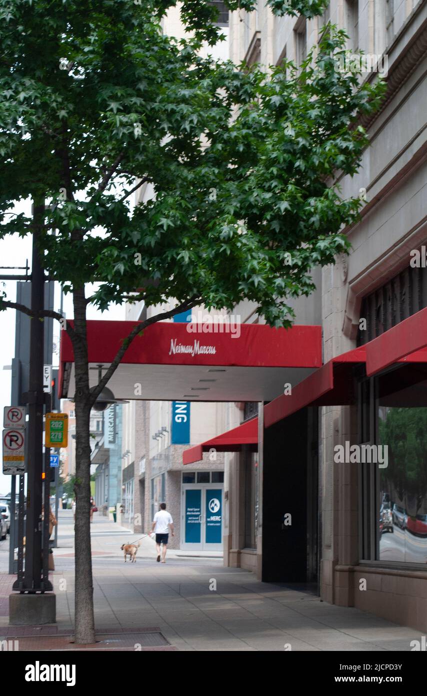 Downtown dallas man walking dog hi-res stock photography and images - Alamy