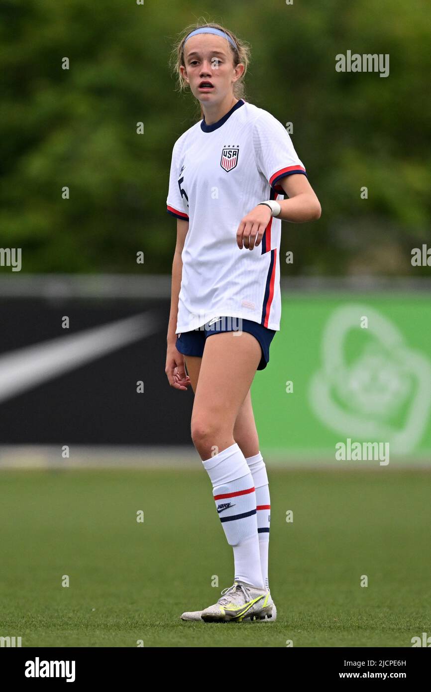 Stood full 2021 2022 football uniform hi-res stock photography and ...