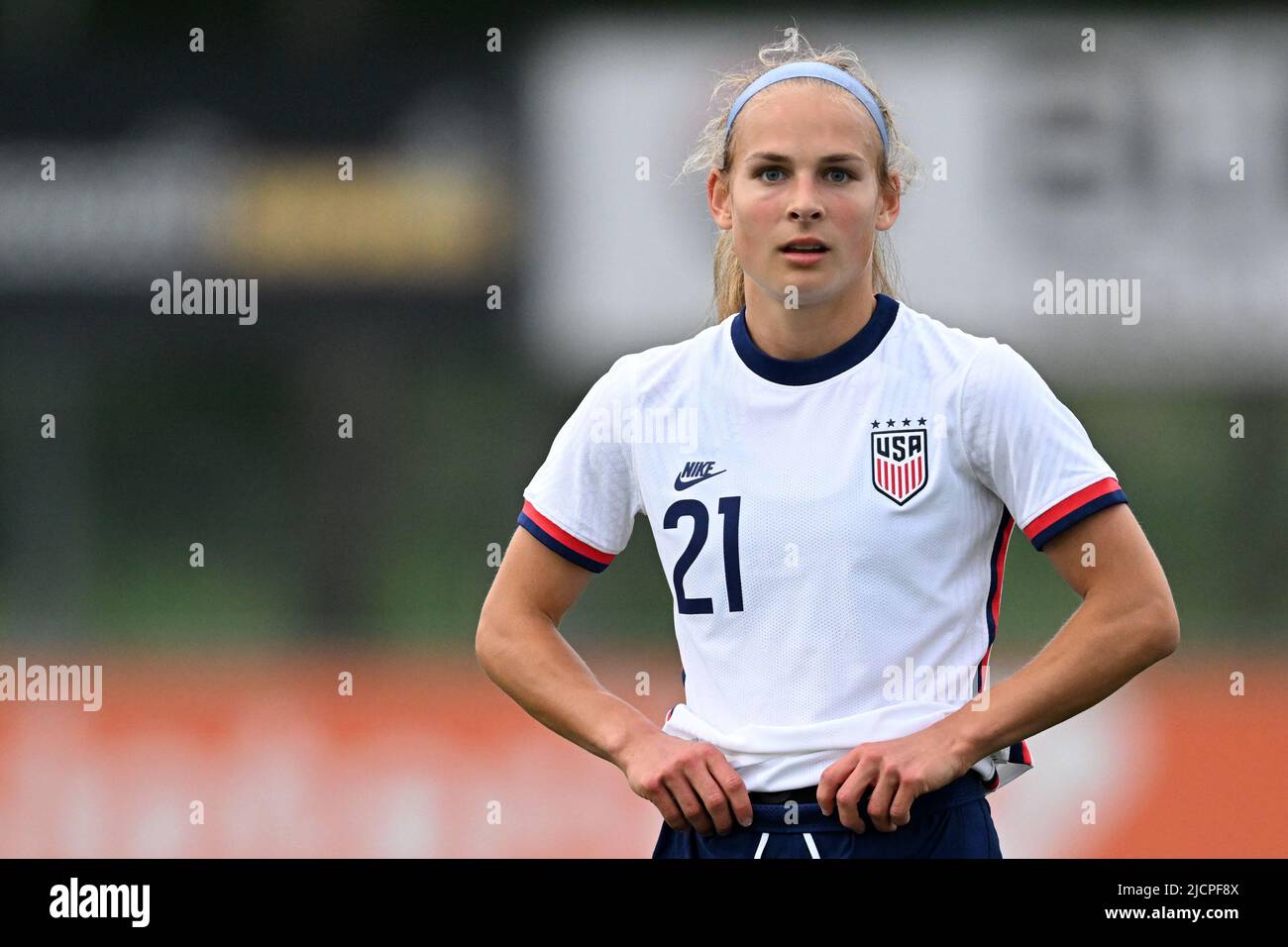 Katie scott hi-res stock photography and images - Alamy