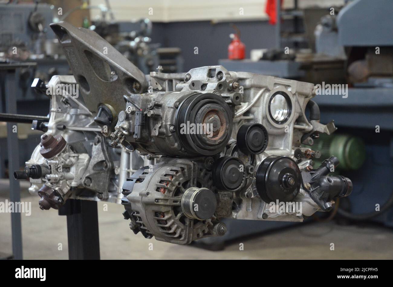 Mechanic workshop hi-res stock photography and images - Alamy