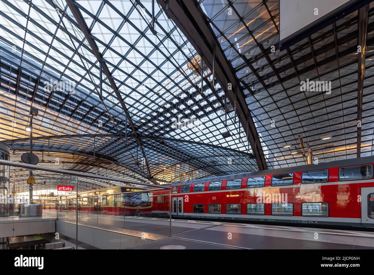 Berlin Central Station, Berlin Hauptbahnhof, Germany Stock Photo - Alamy