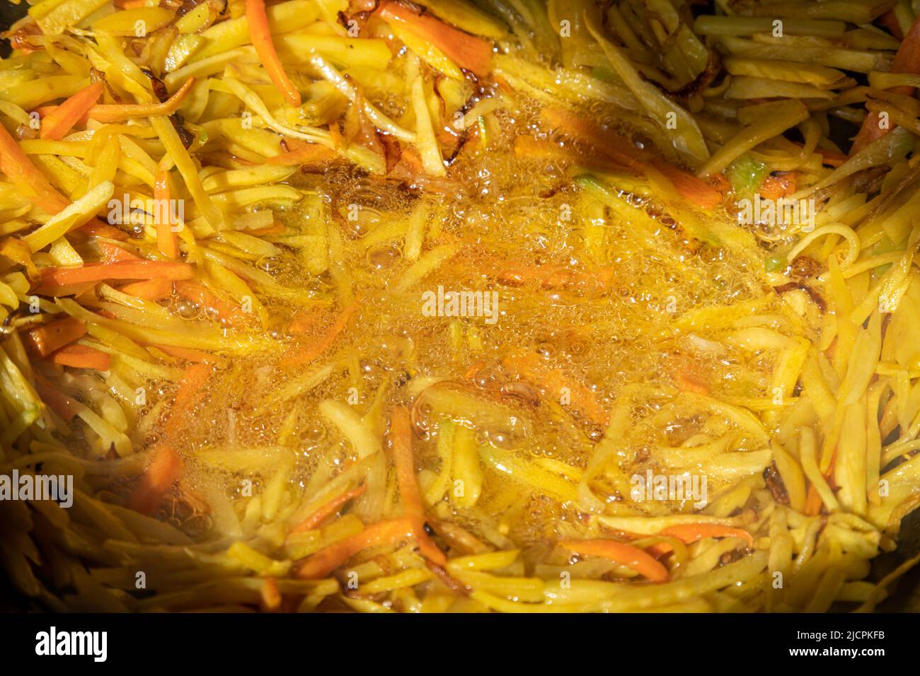 Cauldron boiling oil hi-res stock photography and images - Alamy