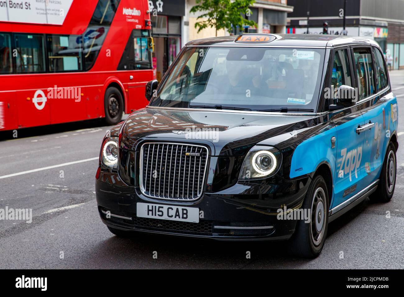 London black taxi cab in Oxford Street , London, England, United ...