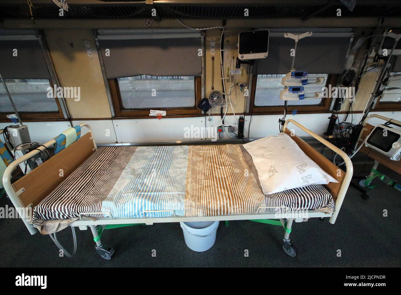 Non Exclusive: KYIV, UKRAINE - JUNE 14, 2022 - A bed and necessary ...