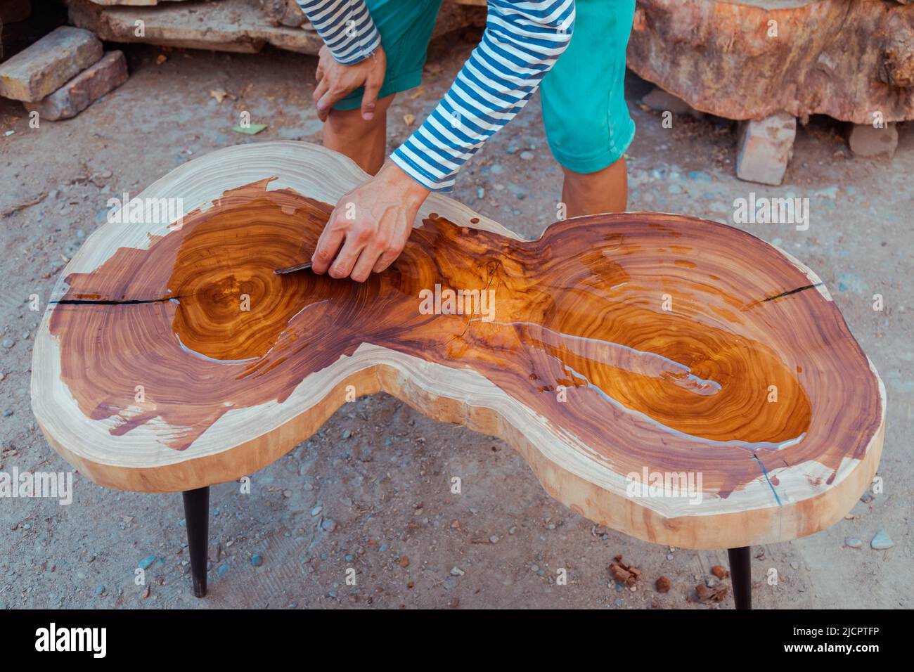 Woodworker making table hi-res stock photography and images - Alamy