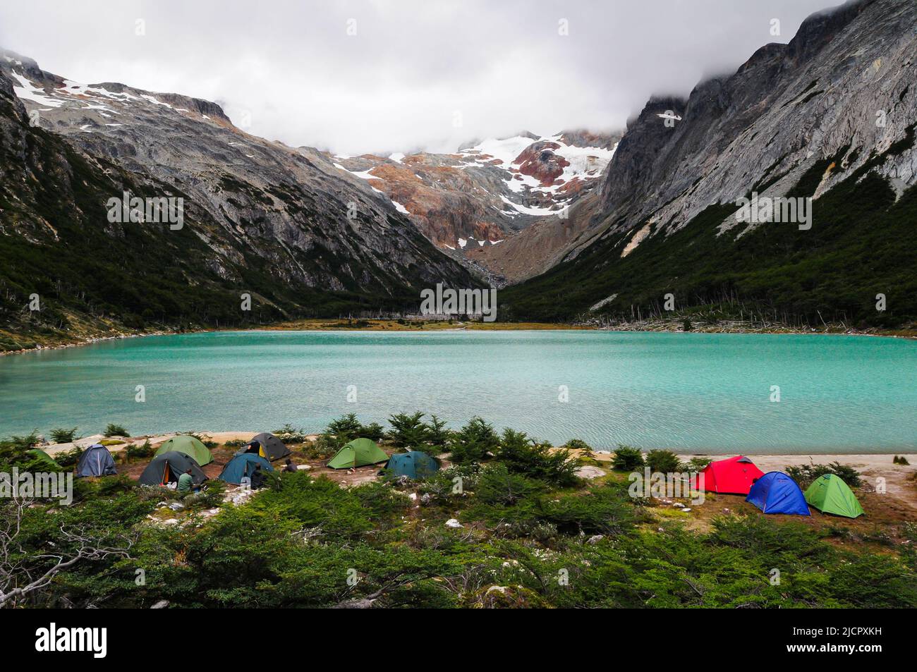 Group exercise camping hi-res stock photography and images - Alamy