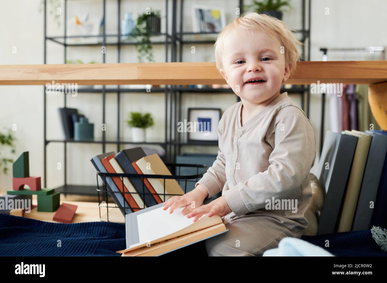 Daughter flipping through hi-res stock photography and images - Alamy