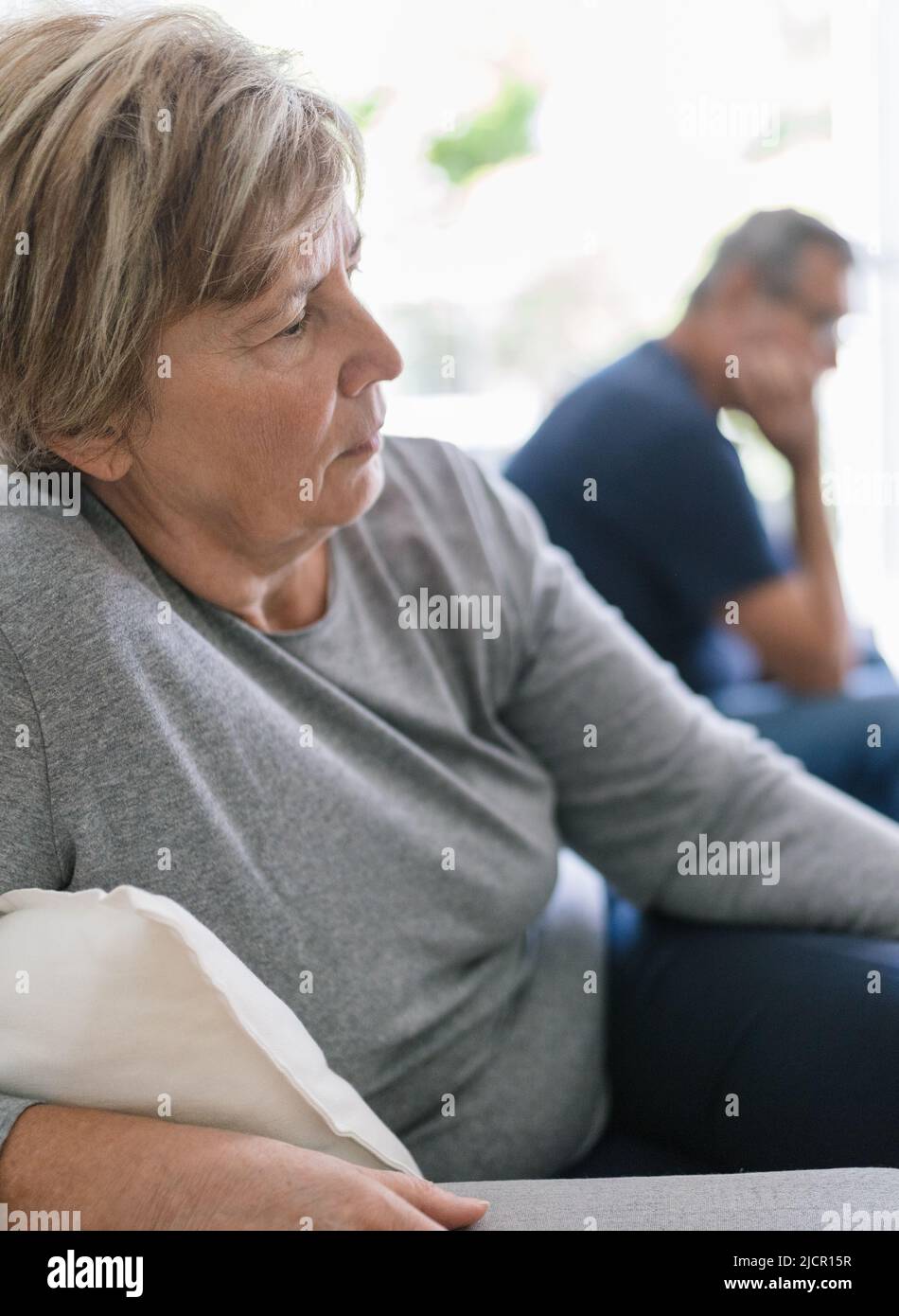 Angry couple having problems hi-res stock photography and images - Alamy
