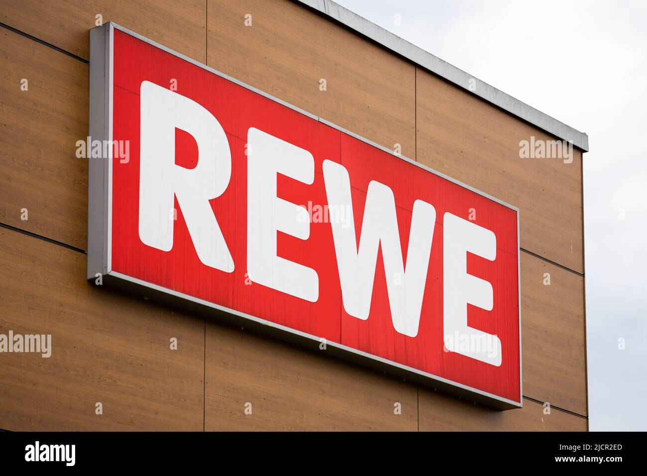 Red rewe logo hi-res stock photography and images - Alamy