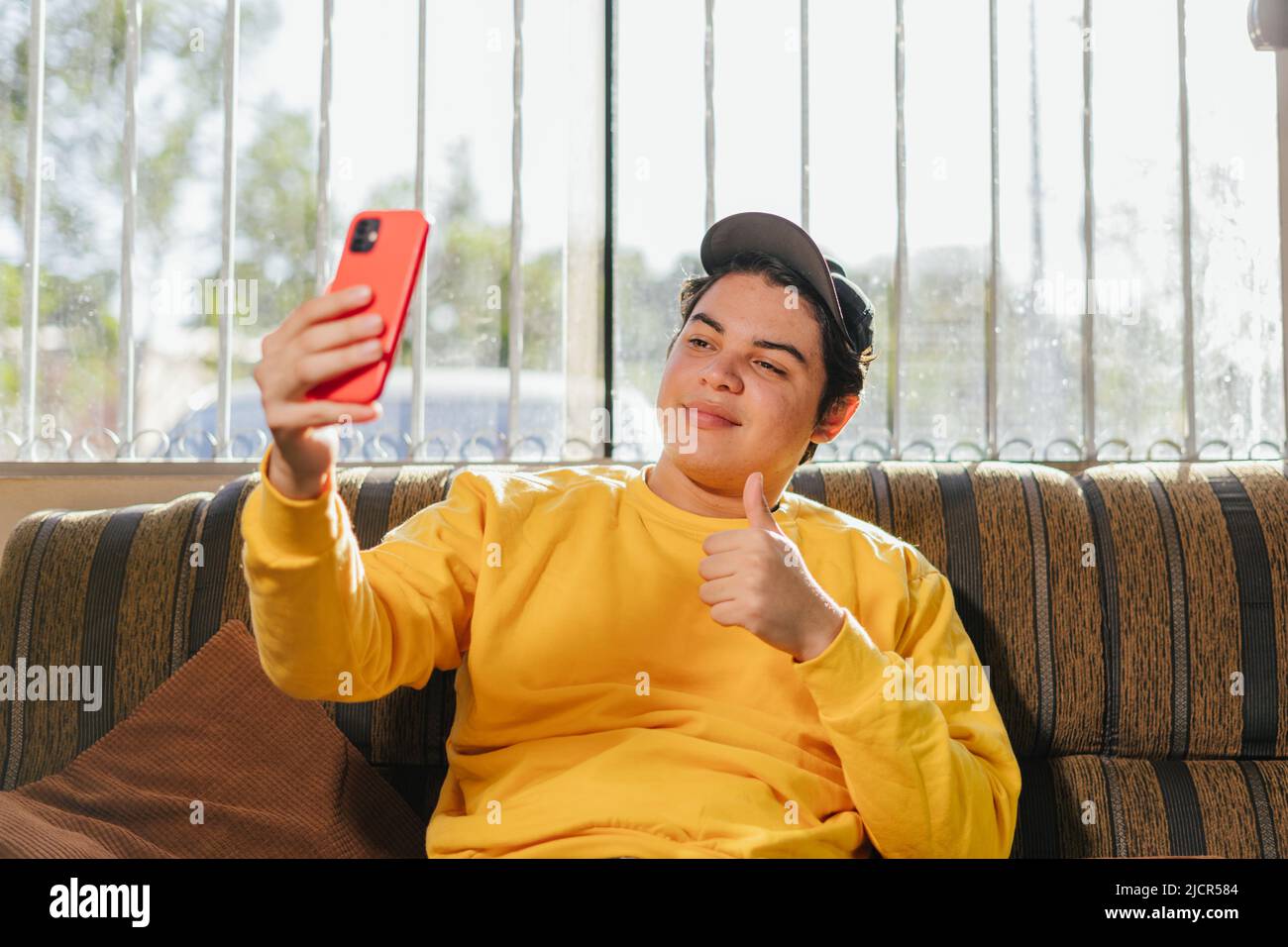 Advertisement friendly photos hi-res stock photography and images - Alamy