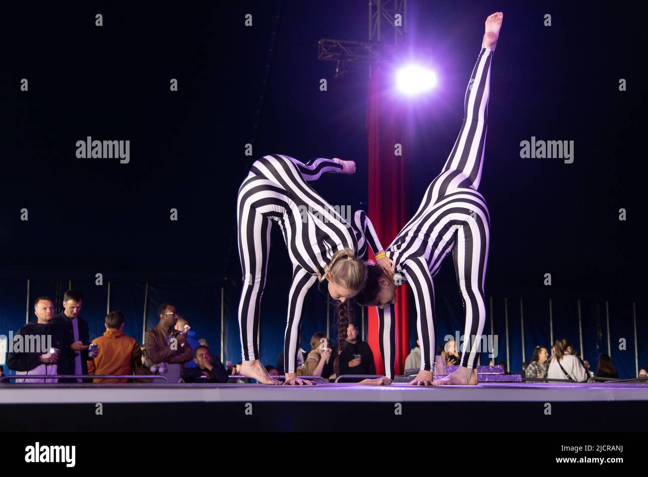 Circus balancing act hi-res stock photography and images - Alamy