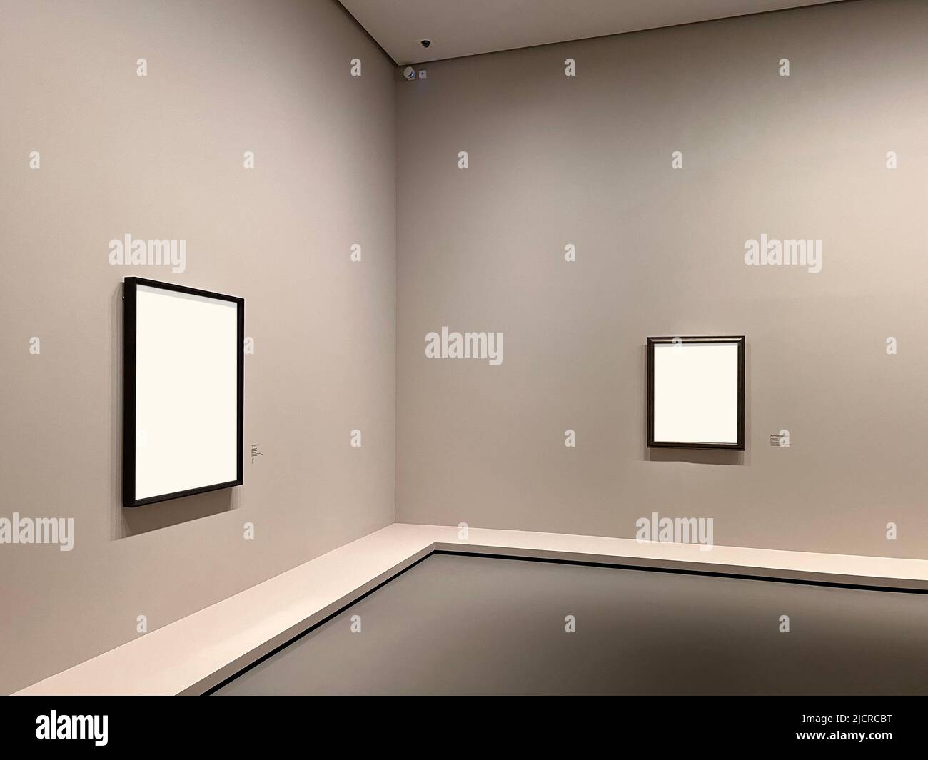 Empty frames hi-res stock photography and images - Alamy