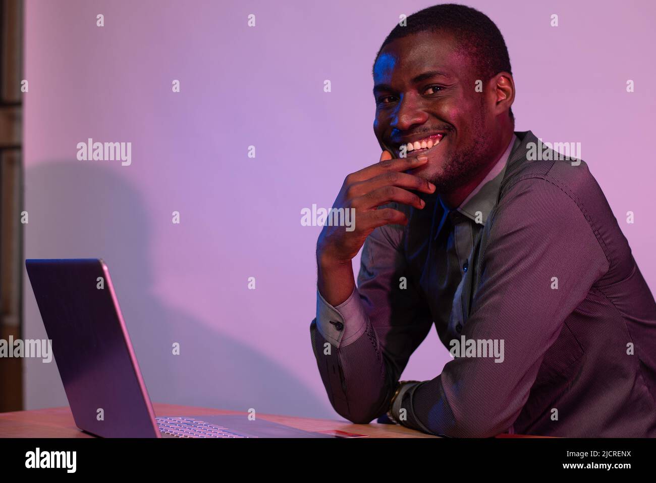 Nigerian man portrait hi-res stock photography and images - Alamy