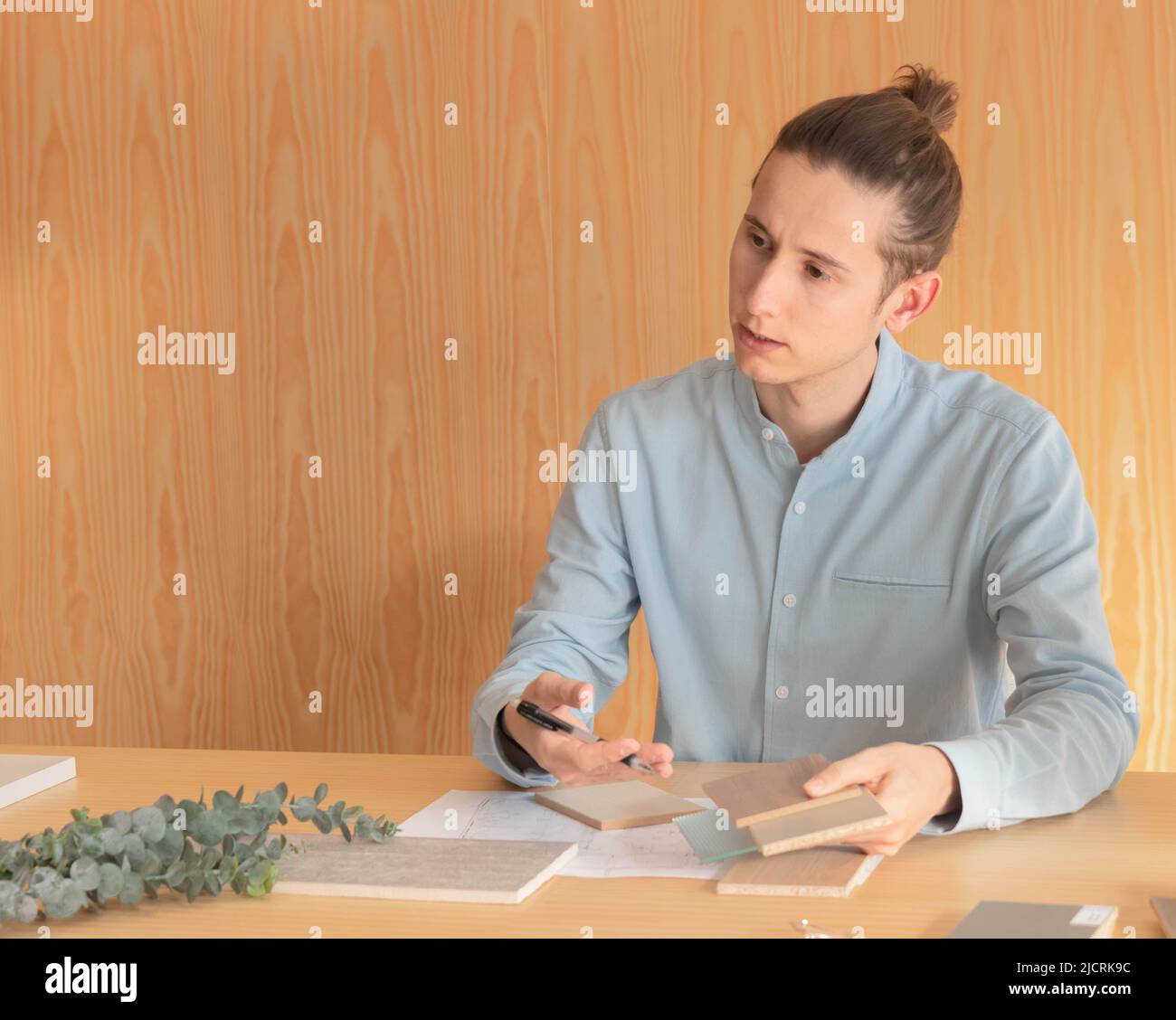 Interior designer talking client hi-res stock photography and images ...