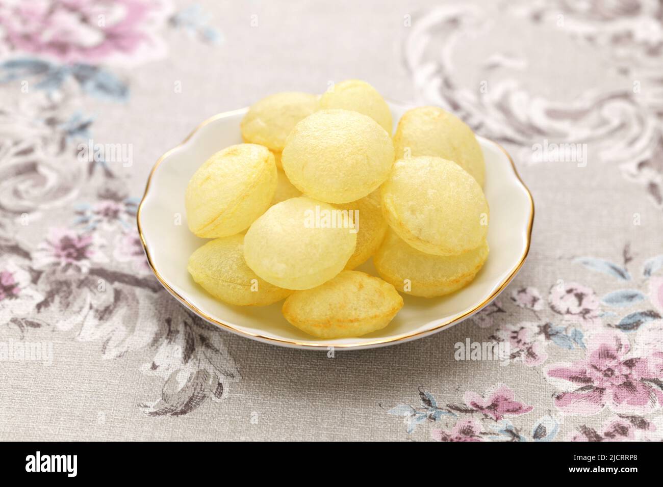 pommes soufflées, French puffed fried potatoes Stock Photo - Alamy